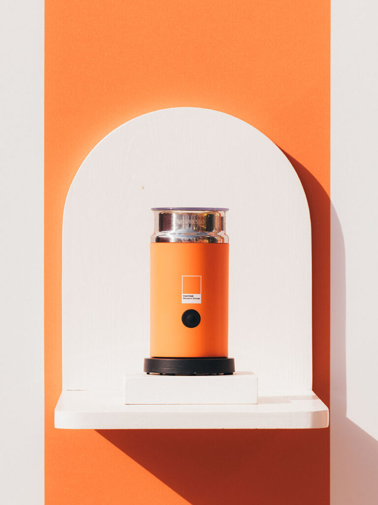 Nespresso colora l’estate 2024 insieme a Pantone